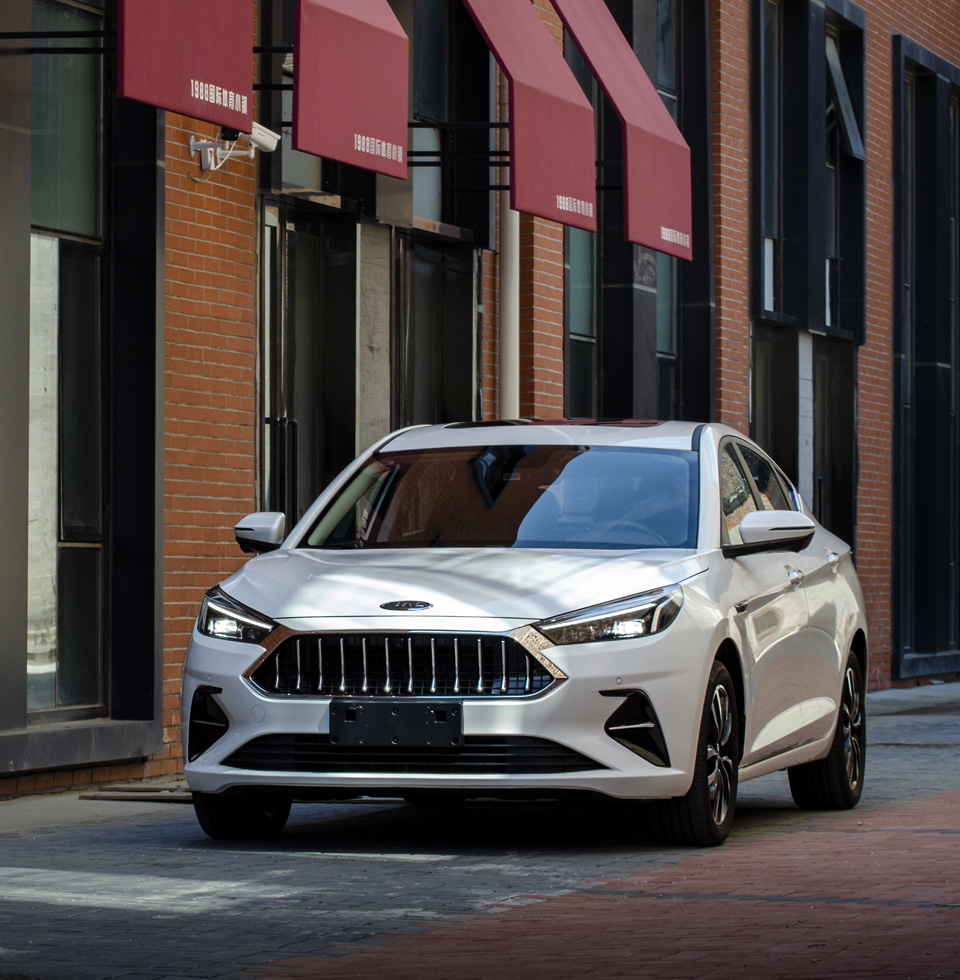 Request a Test Drive for the JAC JS7 in Qatar | JAC Qatar